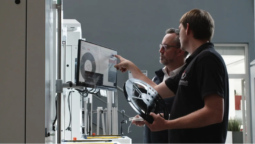 Driving innovation with AI and digital twins in manufacturing | Autodesk